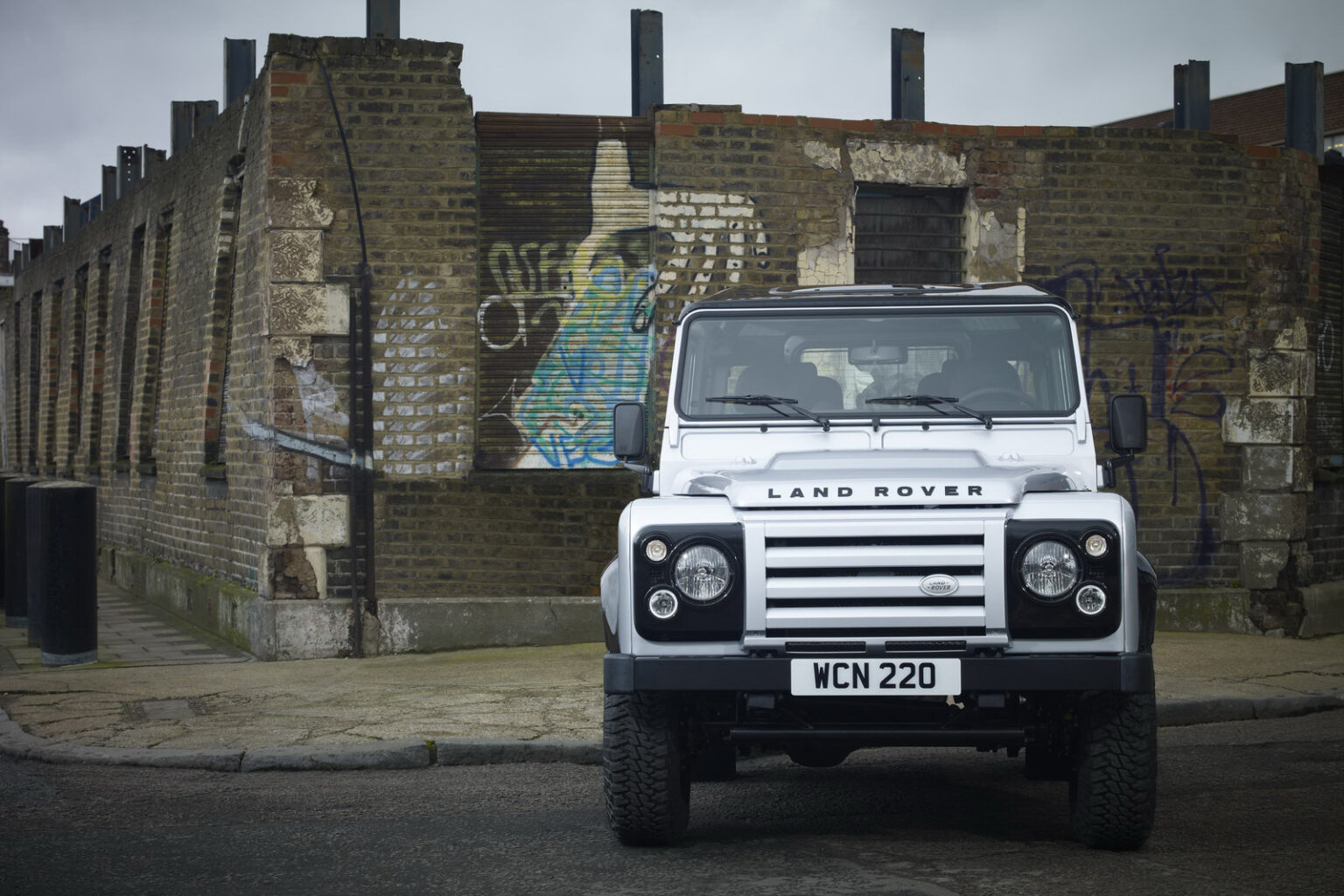Land Rover Defender X-Tech / Pictures and Specifications