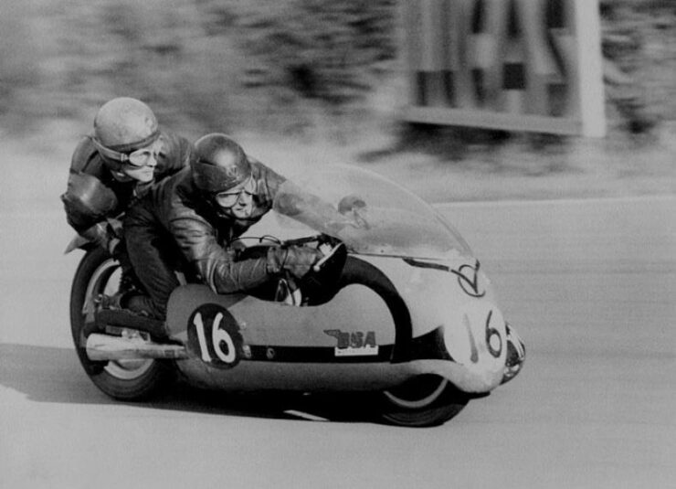 BSA Sidecar Racing - (SILODROME)