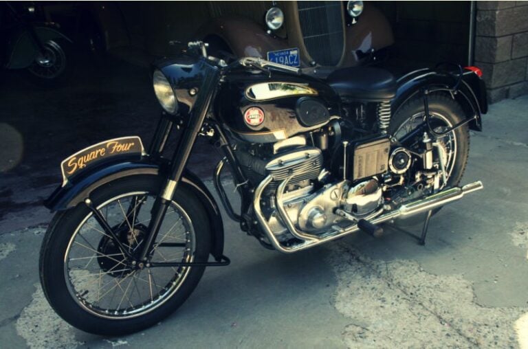 1954 Ariel Square Four - Silodrome