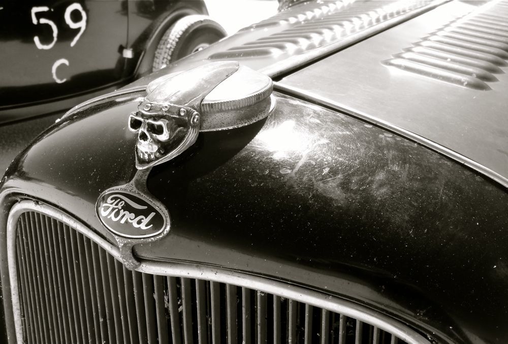 Skull Ornament - Silodrome