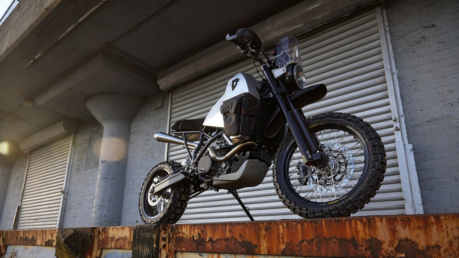Two-Wheel Drive KTM 950 by REV'IT!