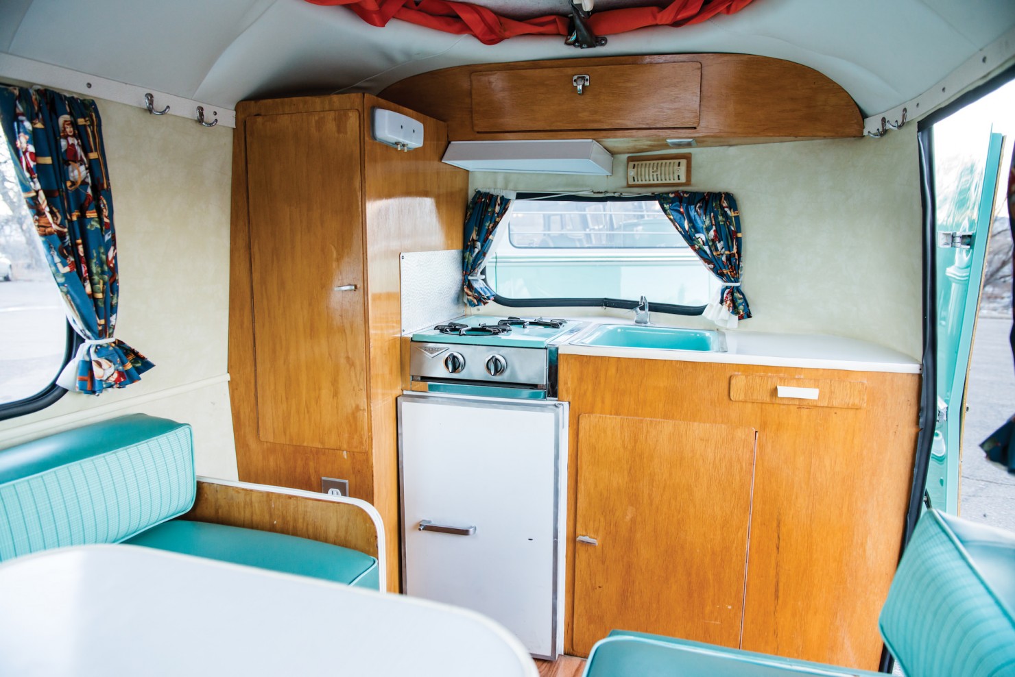 Volkswagen 23-Window Microbus + Eriba Puck Camper