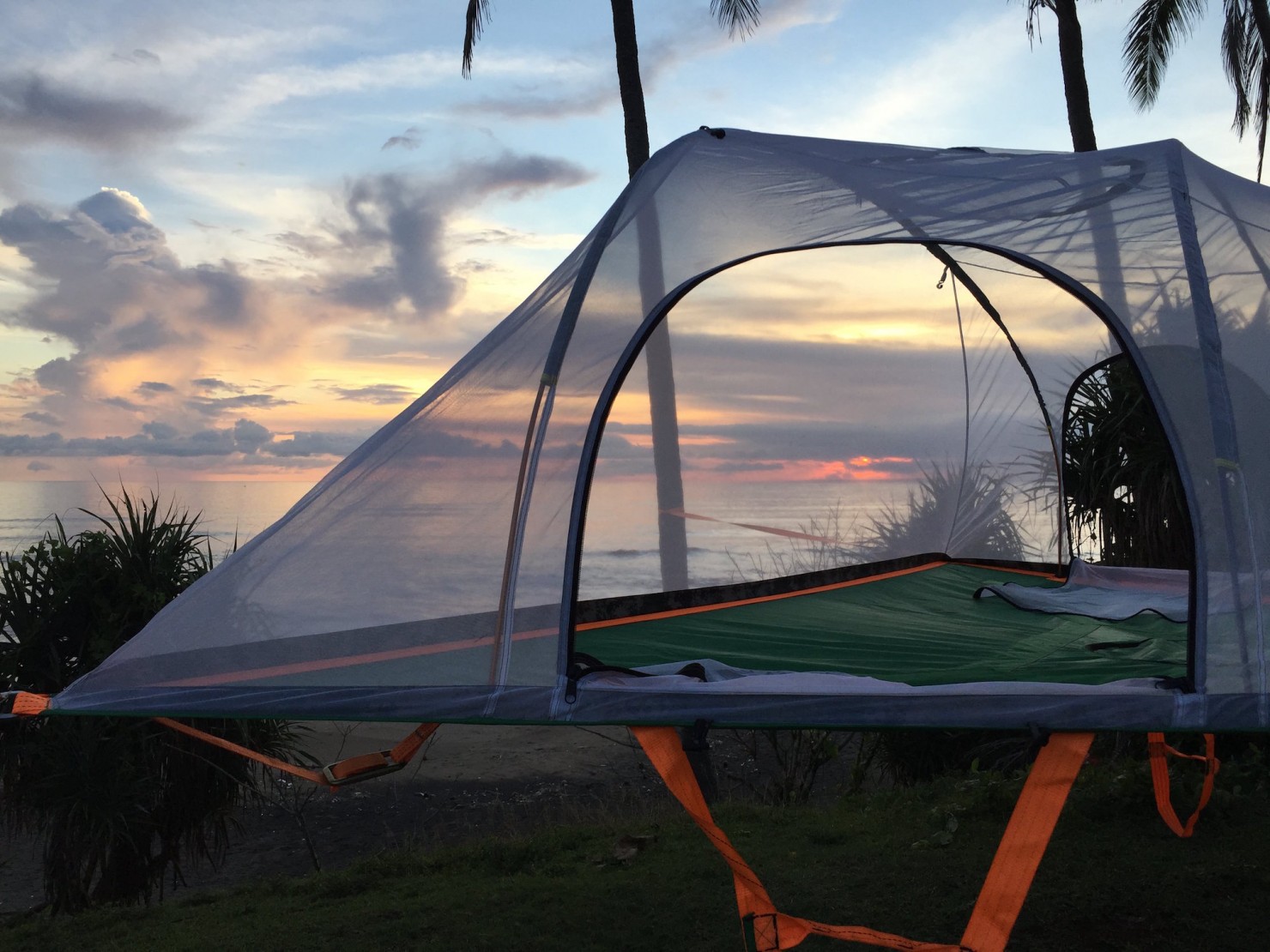 The Levitat Tree Tent