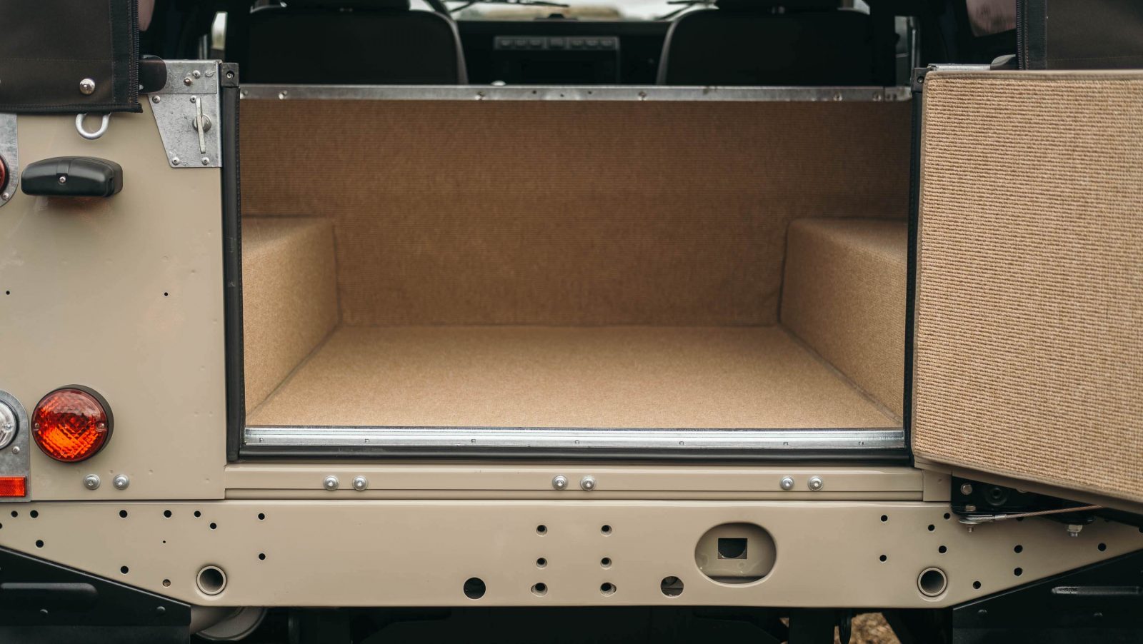 Land Rover Defender 90 Heritage