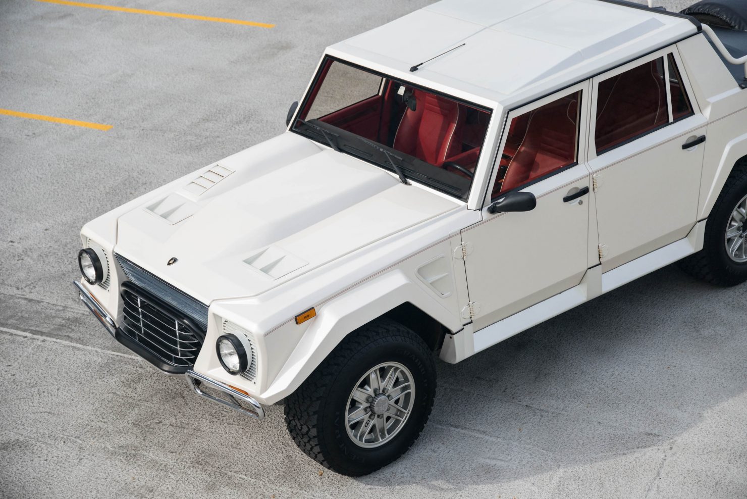 Lamborghini LM 002