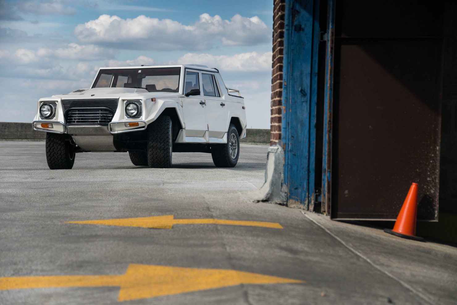 Lamborghini LM 002