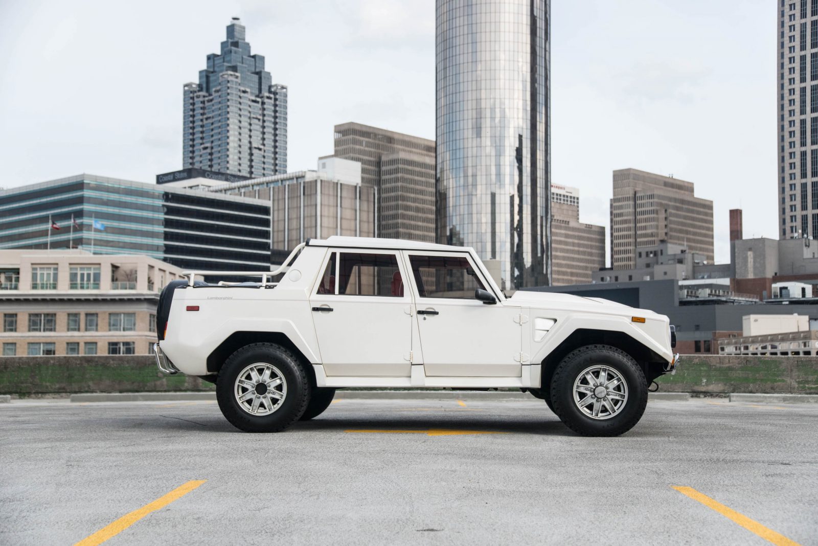 Lamborghini LM 002
