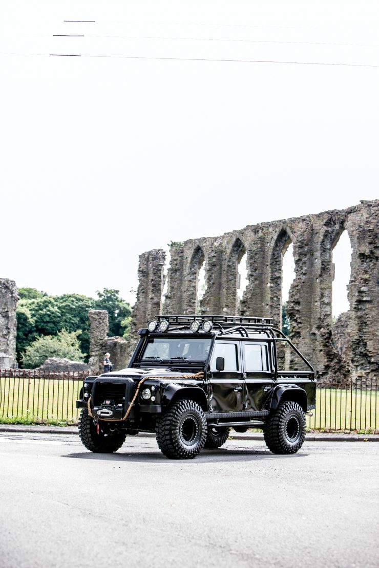 Ex-James Bond Spectre - Land Rover Defender SVX