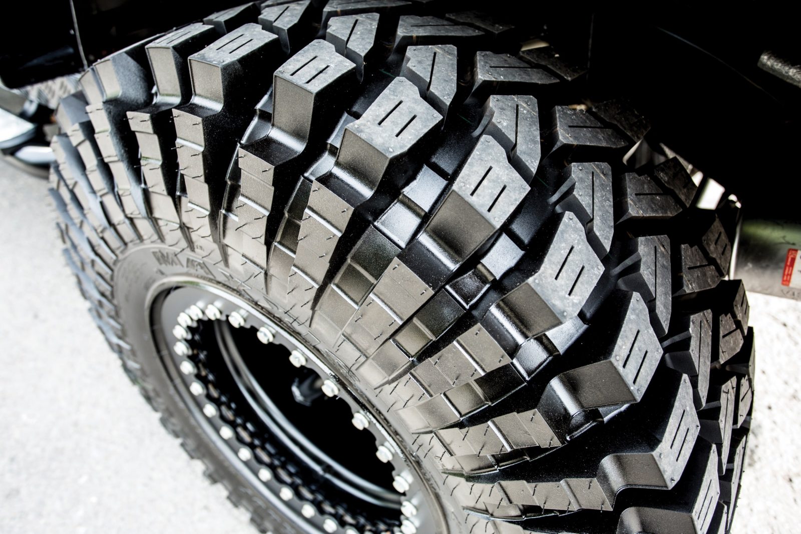 Ex-James Bond Spectre - Land Rover Defender SVX