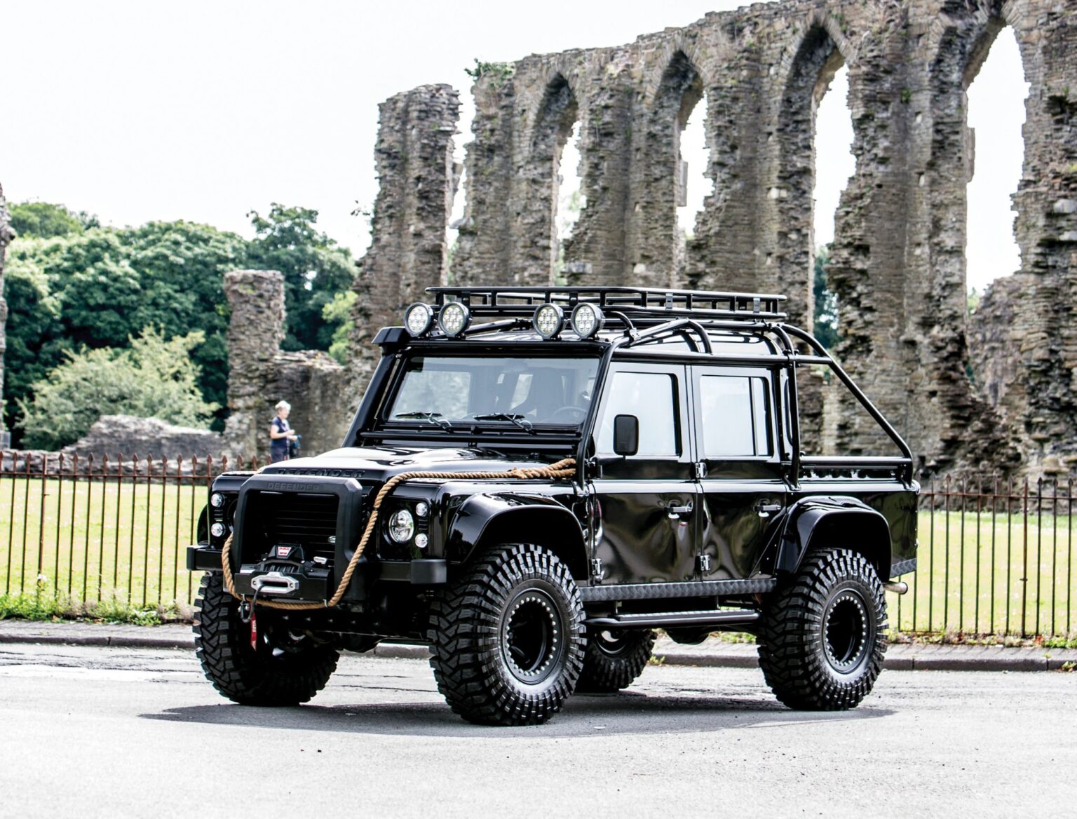 Ex-James Bond Spectre - Land Rover Defender SVX