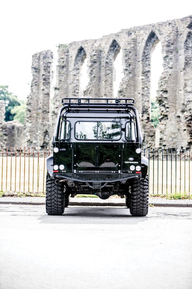 Ex-James Bond Spectre - Land Rover Defender SVX