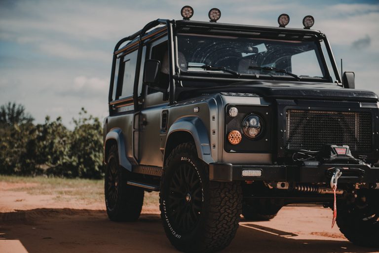 Project Millenium Falcon - 430 HP Land Rover Defender