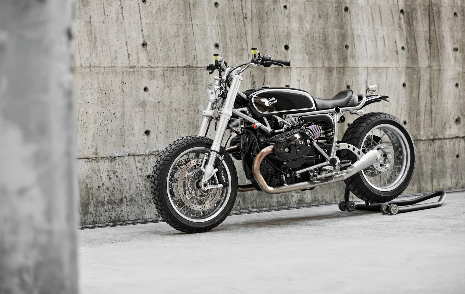 2Loud BMW R nineT Scrambler