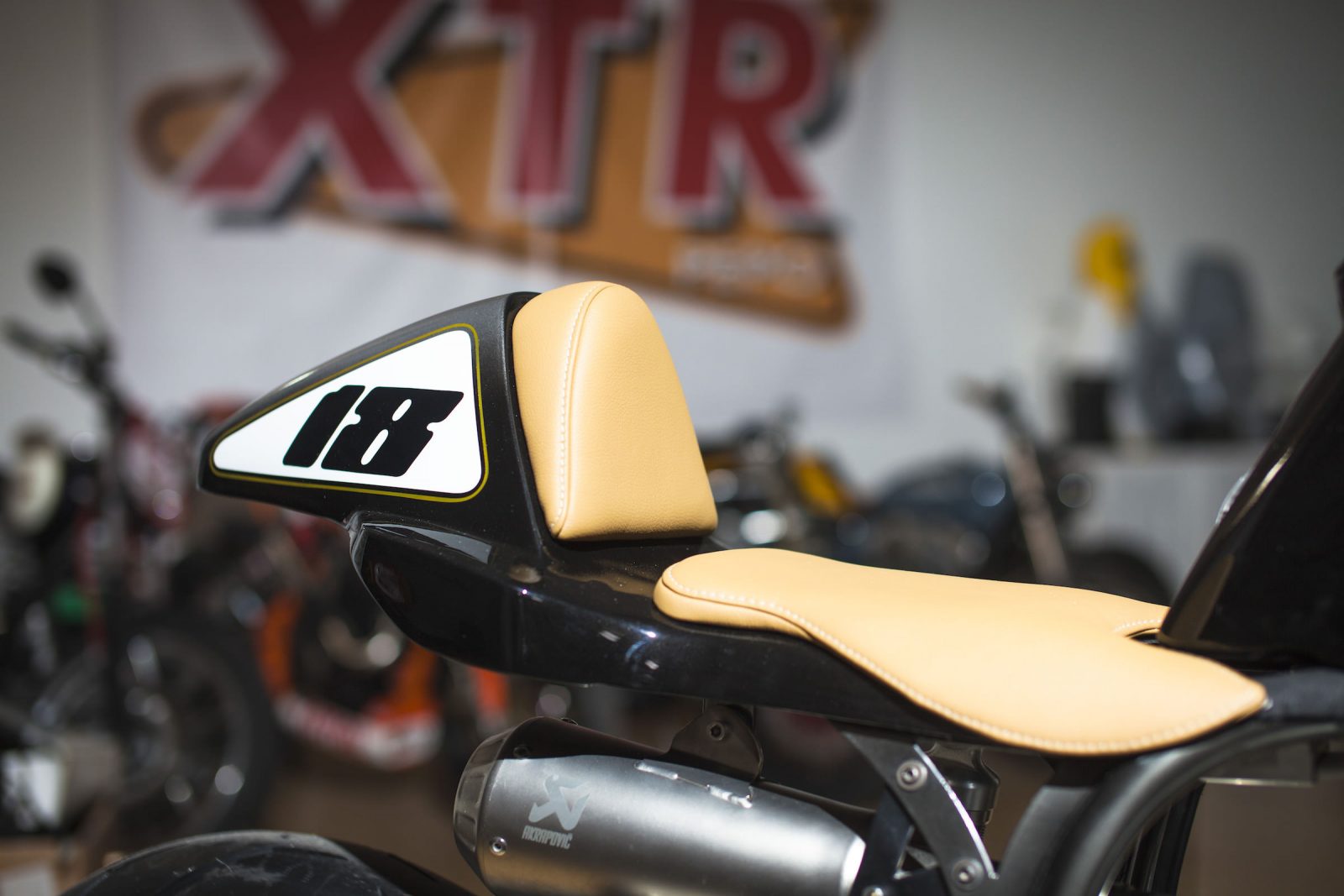 XTR Pepo Silver Bullet MKII BMW R100 RS Custom