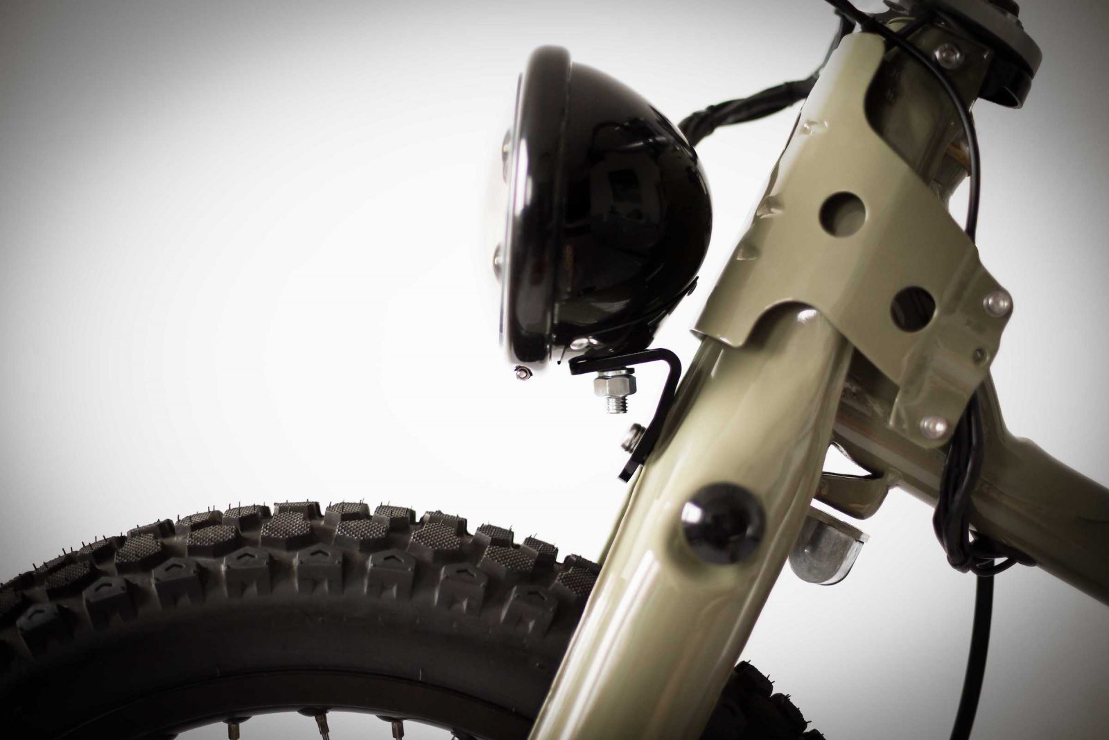 The eCub 2 - A Retro Electric Motorcycle by Shanghai Customs