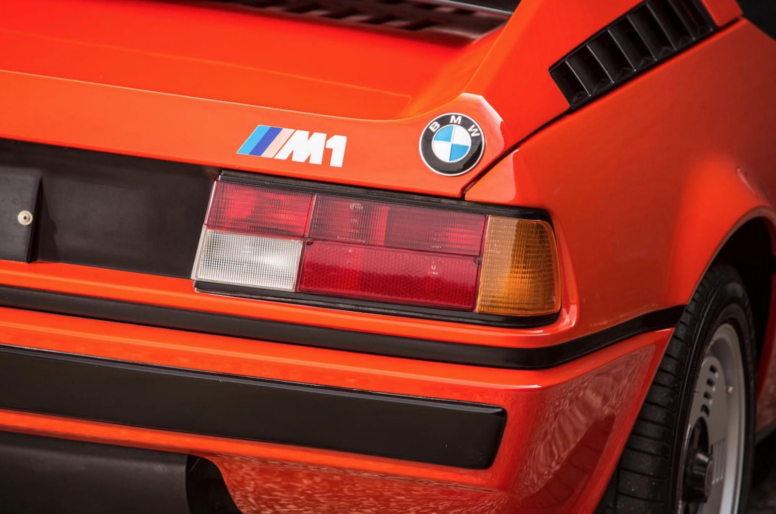 The First Mid-Engined BMW Supercar - The BMW M1