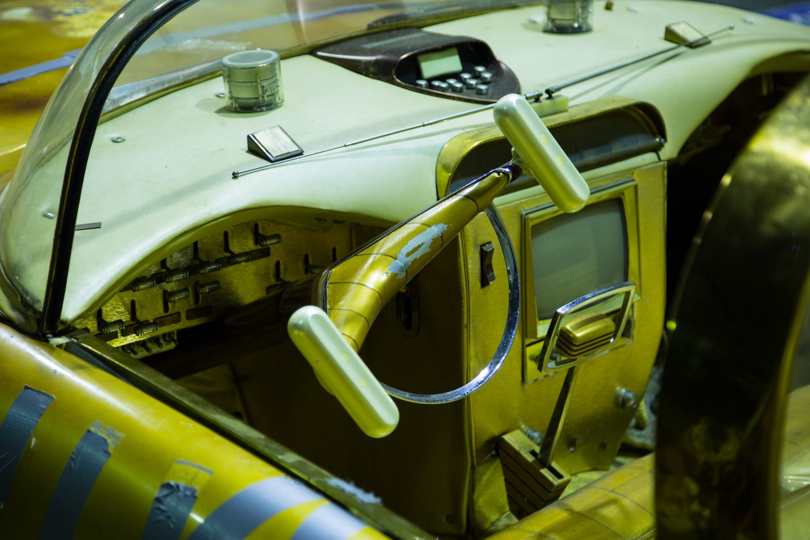 The Golden Sahara II - A Self-Driving Custom Car From The 1950s