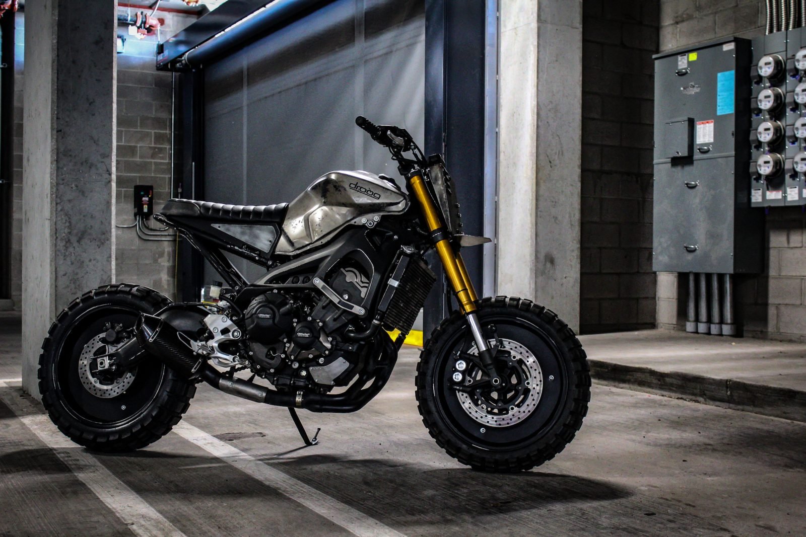 Droog Moto Custom Yamaha FZ-09 - The MOTO 3