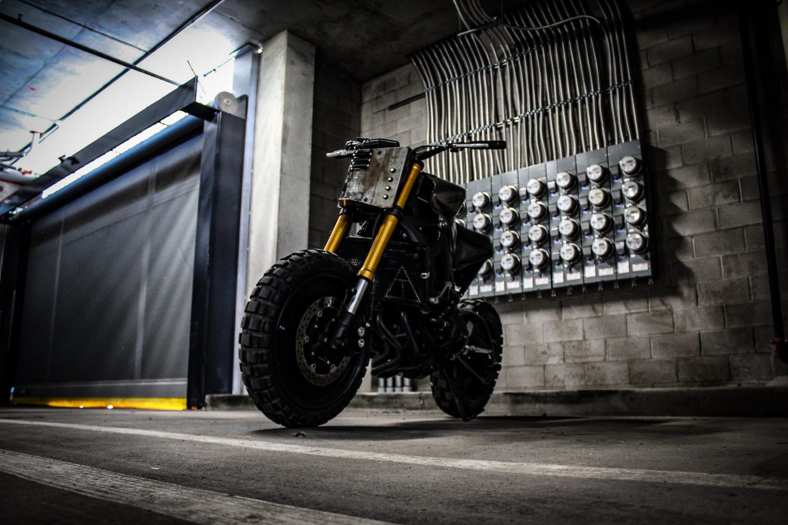 Droog Moto Custom Yamaha FZ-09 - The MOTO 3