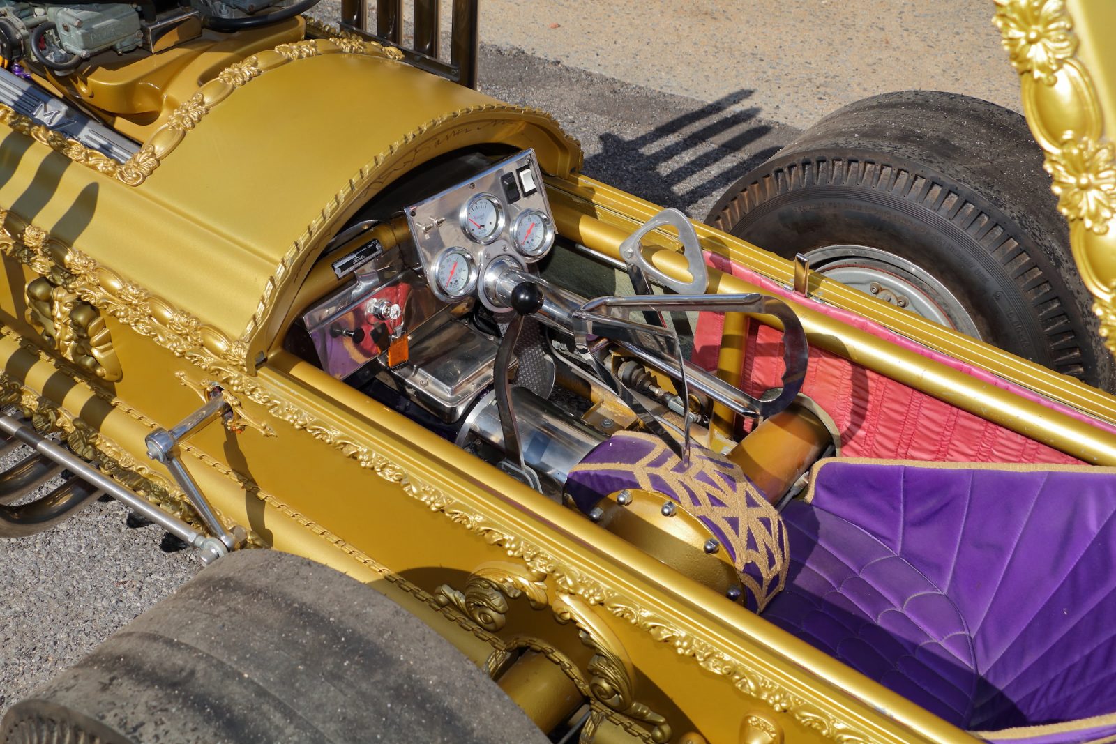 And Now For Something Completely Different: Drag-U-La - The Munster ...