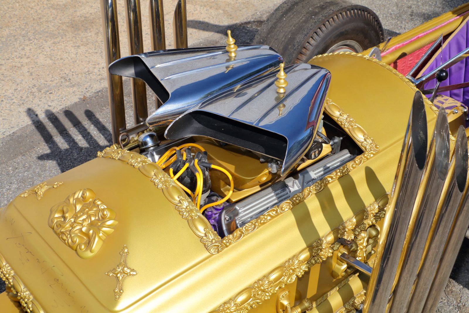 And Now For Something Completely Different: Drag-U-La - The Munster ...