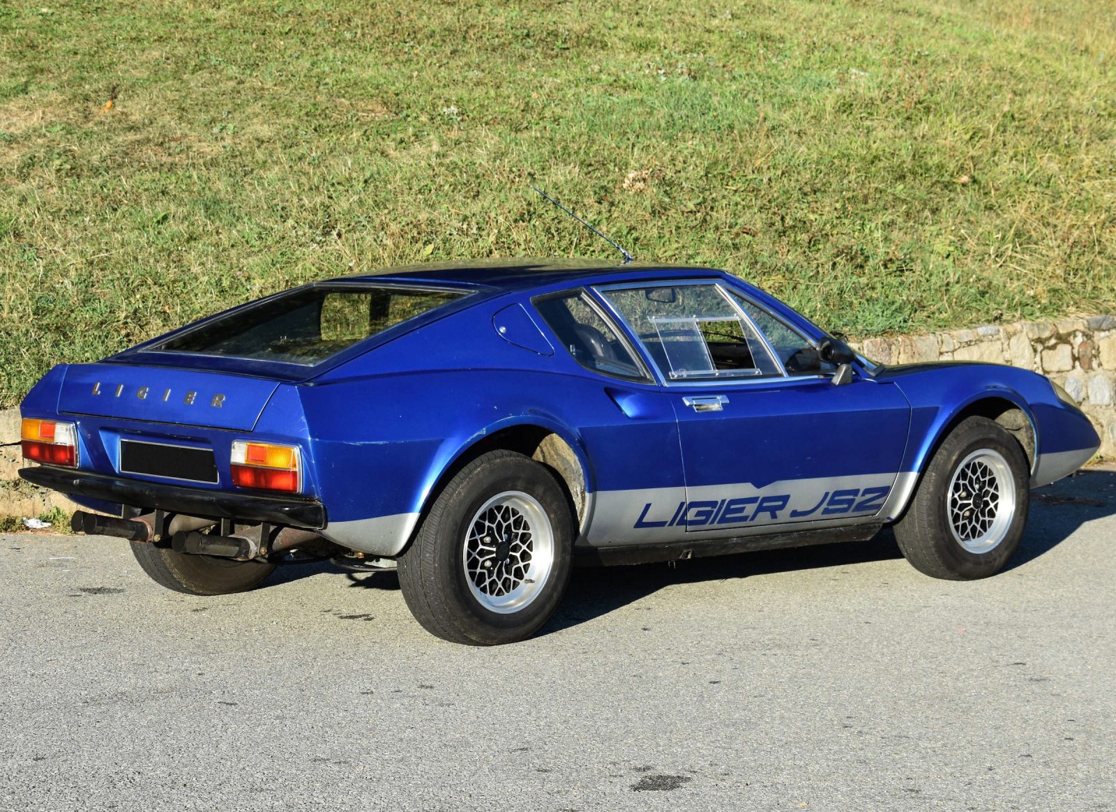 The Ligier JS2 - A Rare French/Italian Mid-Engined Sports Car