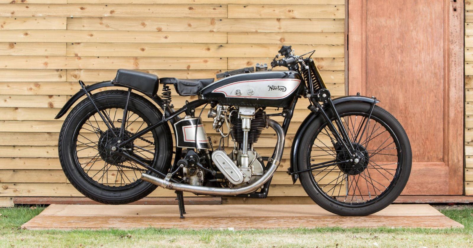 The Norton Model 30 International: The Bike That Dominated The Isle of ...