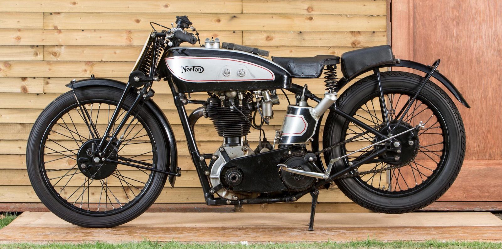 The Norton Model 30 International: The Bike That Dominated The Isle of ... The Norton Model 30 International: The Bike That Dominated The Isle of ...