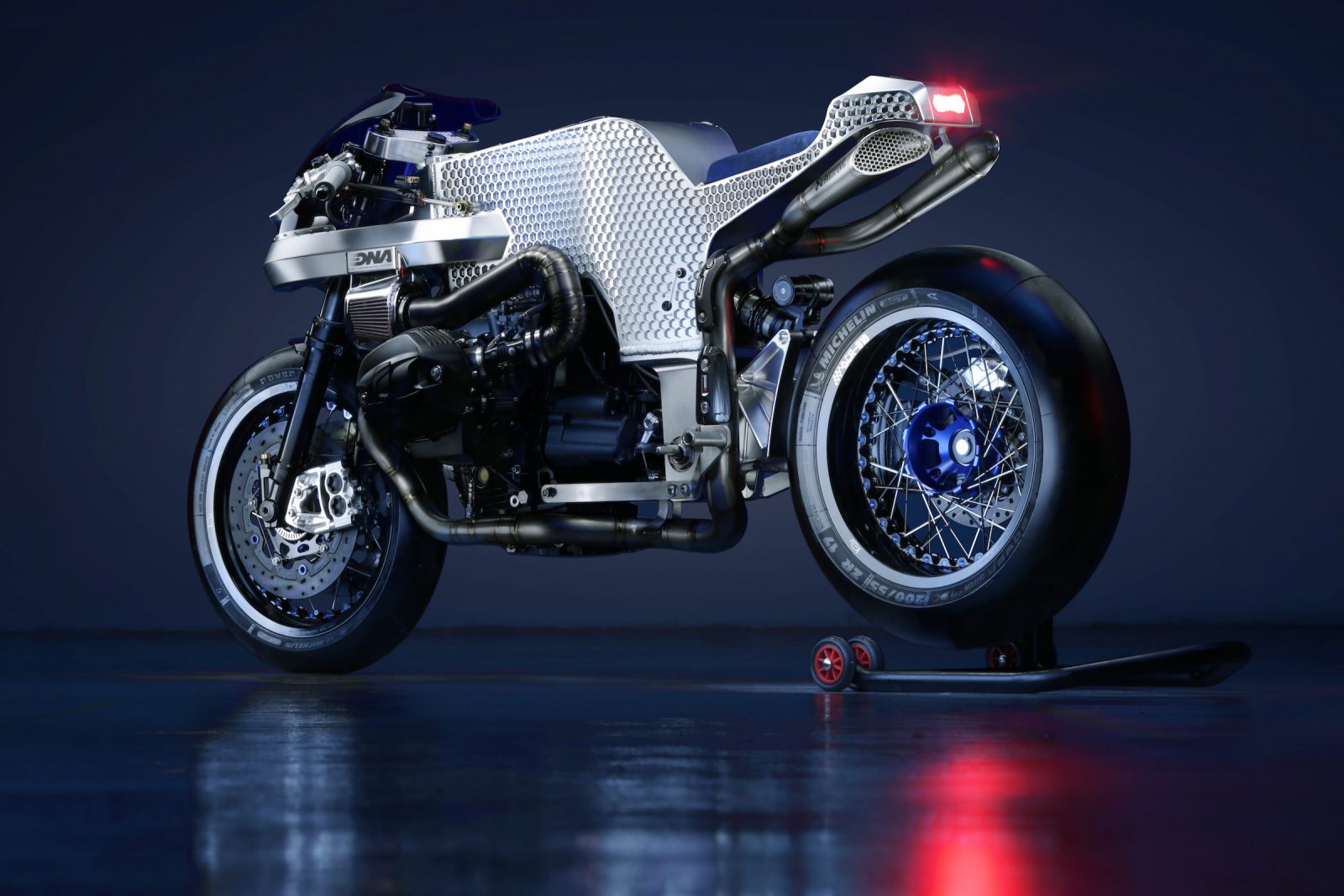 The Billet Sting - A Honeycomb Alloy Custom BMW R nineT