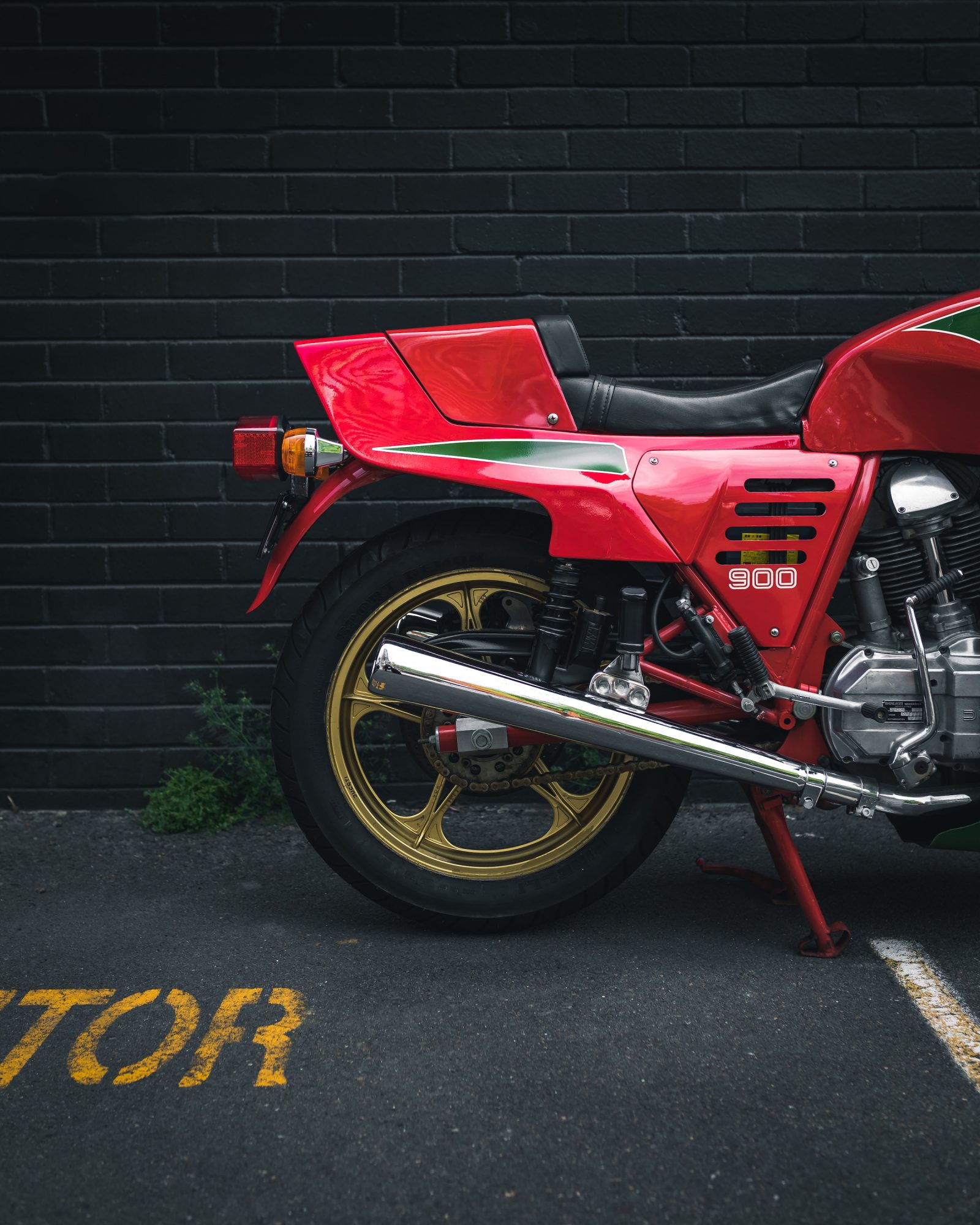 Ducati 900 Mike Hailwood Replica - The Mighty MHR