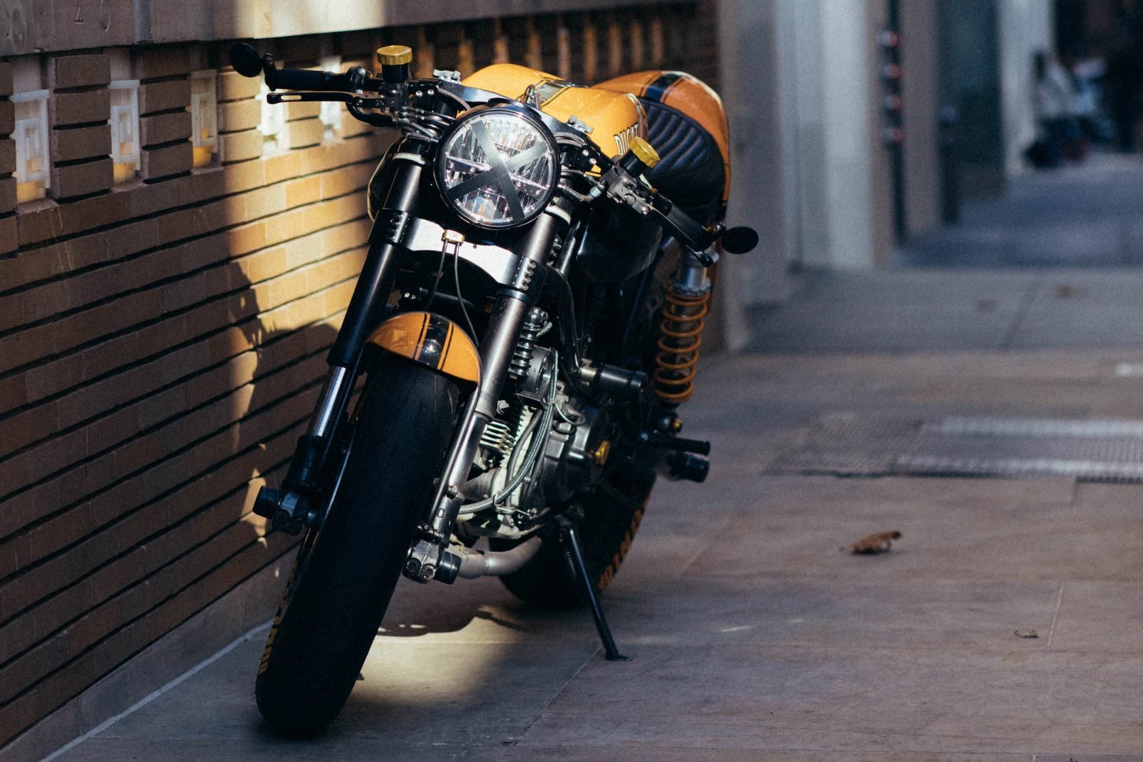 Ducati Sport 1000 Custom - Evo L’ape - The Italian Bee