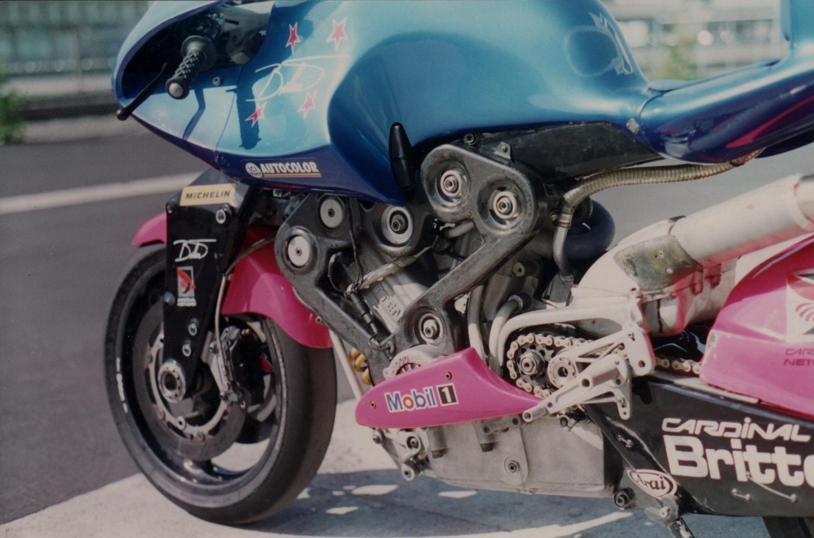 26 Pictures Unseen For Over 25 Years: A Visit To The Britten Motorcycle ...
