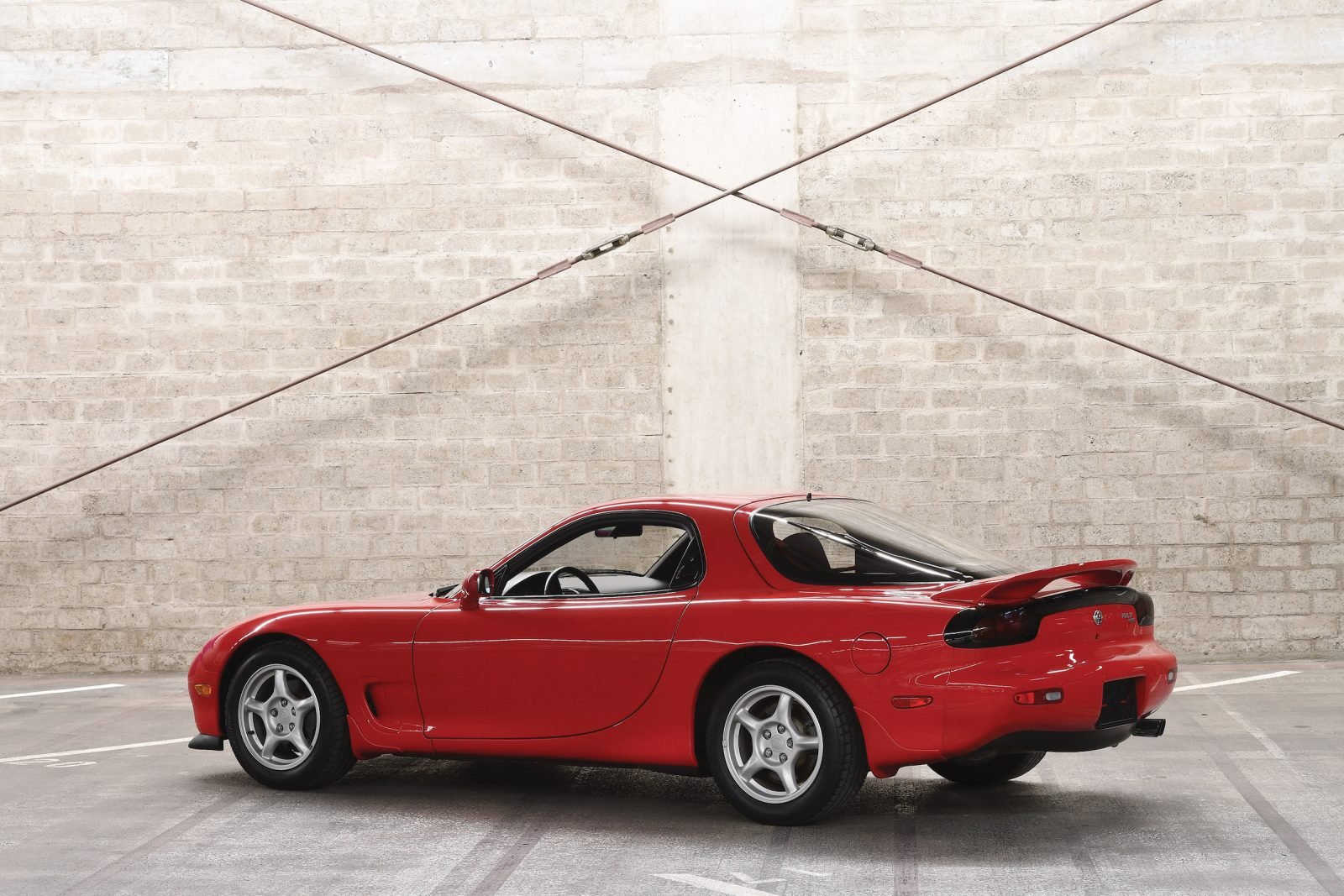 Mazda RX-7 – The Twin-Turbo Rotary Powerhouse