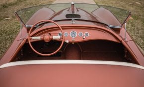 The Glasspar G2 – The First Fibreglass-Bodied Production Car