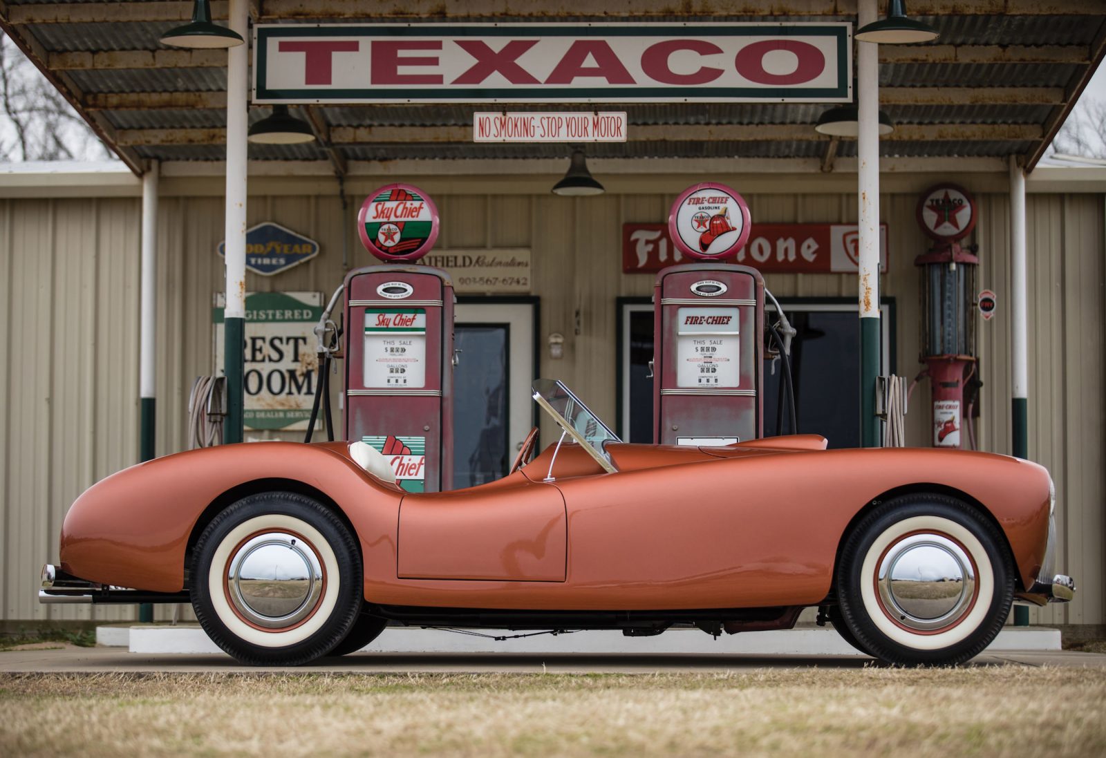 The Glasspar G2 – The First Fibreglass-Bodied Production Car