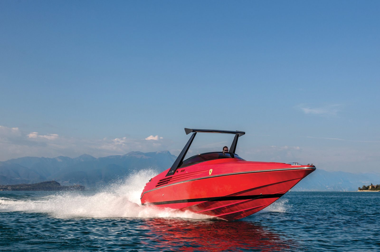 1990 Riva Ferrari 32 - A Ferrari Testarossa For The Sea