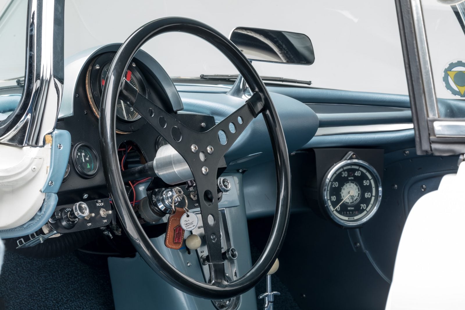 The First Corvettes To Race At Le Mans – The Cunningham 1960 Chevrolet ...