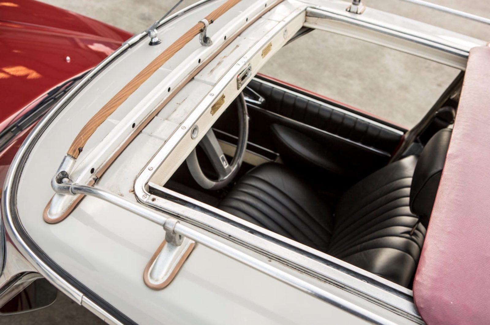 Citroën DS Safari Estate – A Rare French Seven-Seater Wagon