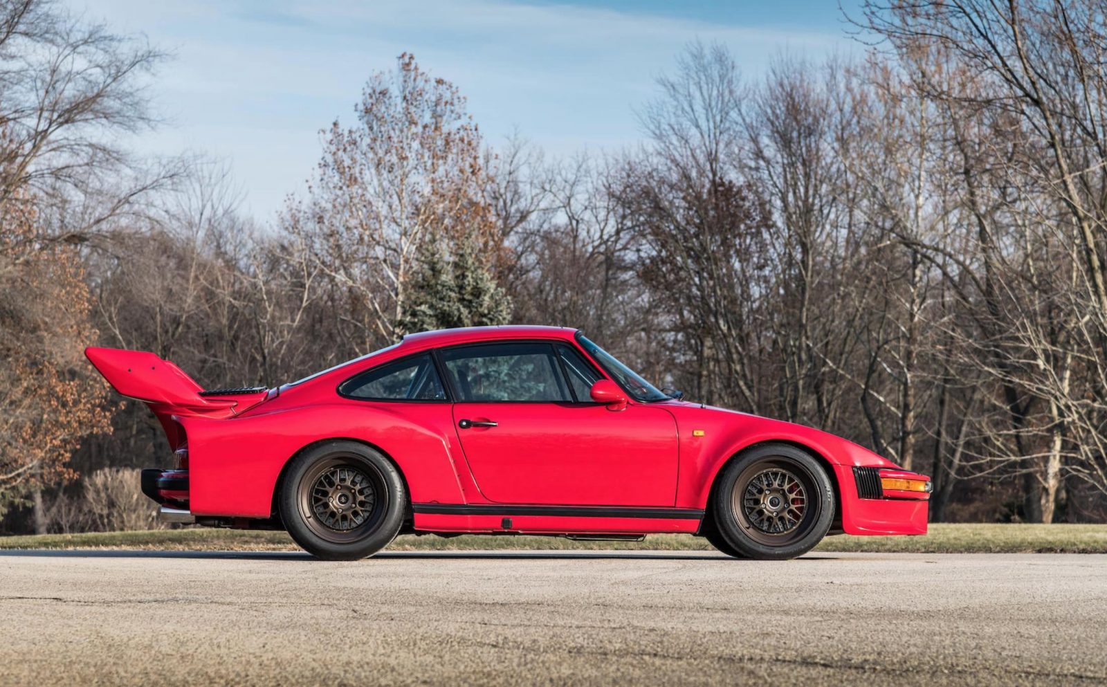 A RUF Modified Porsche 911 – The 700 BHP Twin Turbo RUF RSR