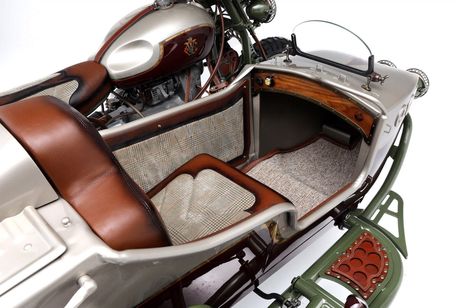 Custom 2WD Ural Sidecar Motorcycle by Le Mani Moto - “From Russia With ...