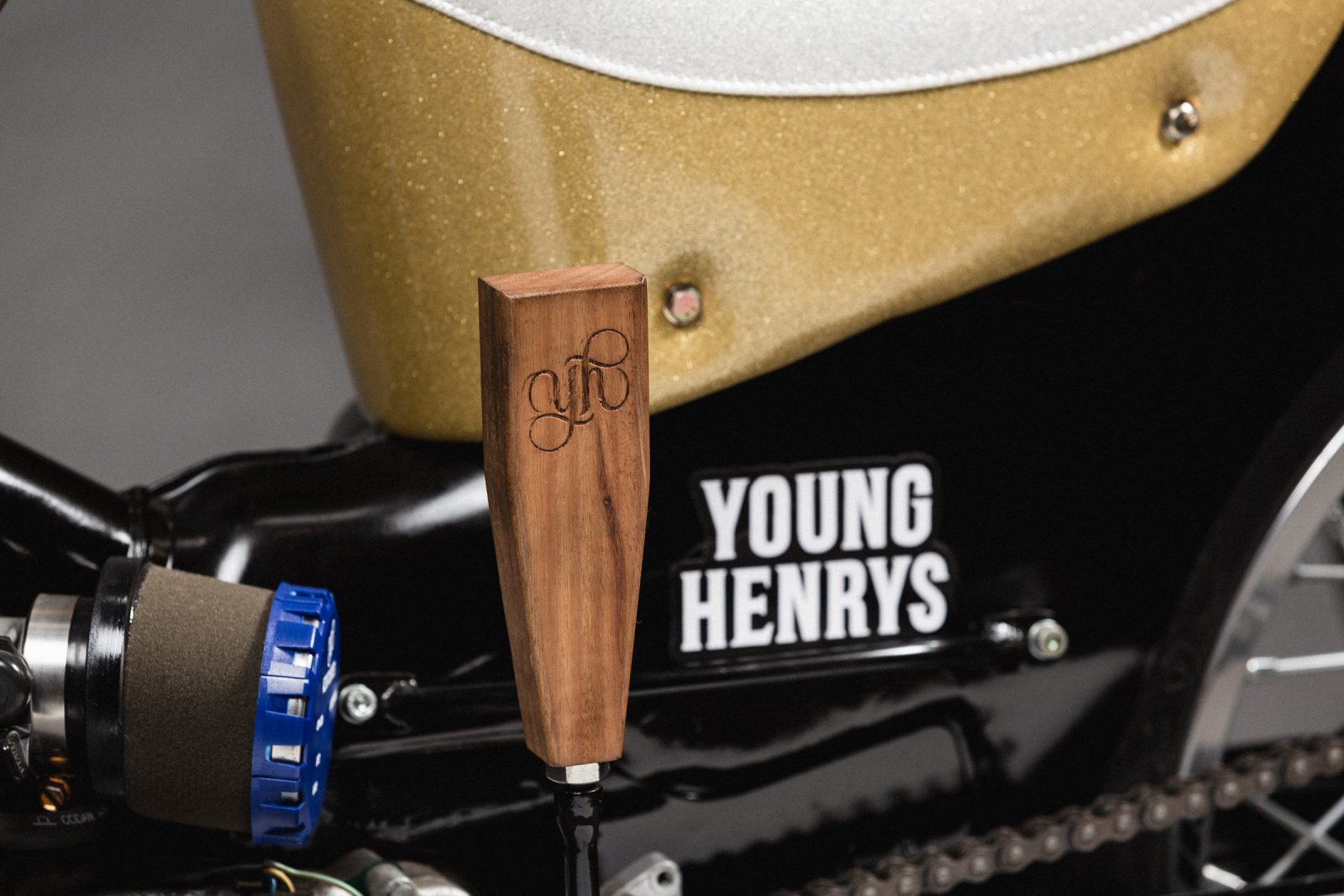The Rising Sun Workshop x Young Henrys Custom Postie Bike Chopper - The ...