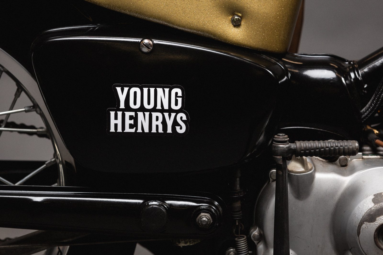 The Rising Sun Workshop x Young Henrys Custom Postie Bike Chopper - The ...