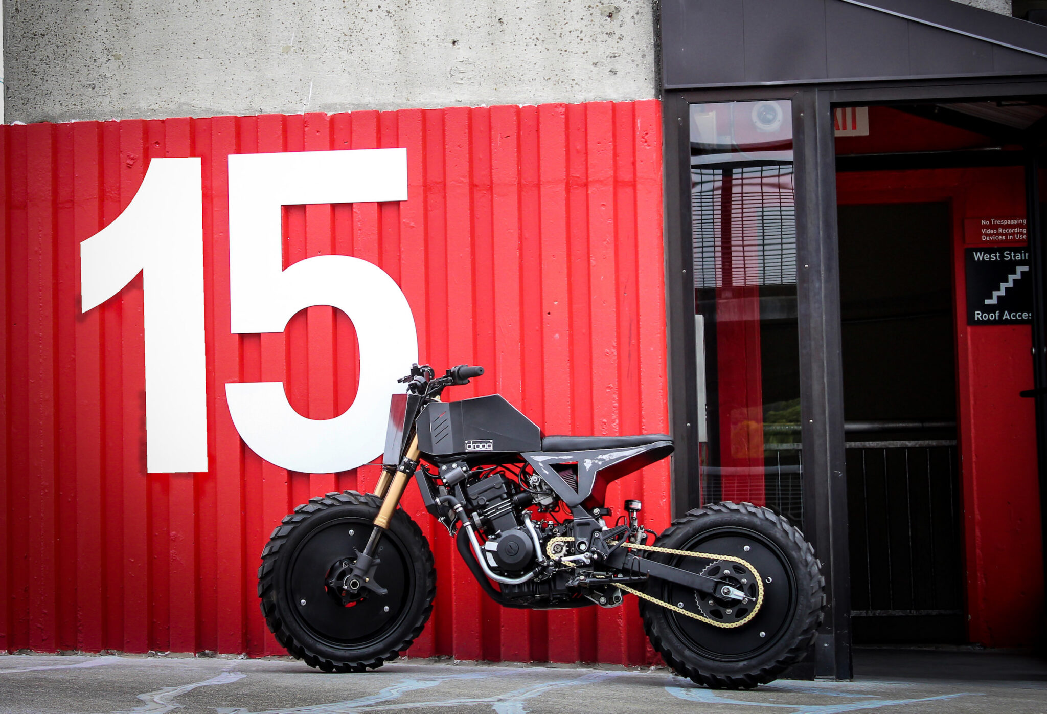 The Droog Moto Custom Kawasaki Ninja 250 R Scrambler x Street Fighter