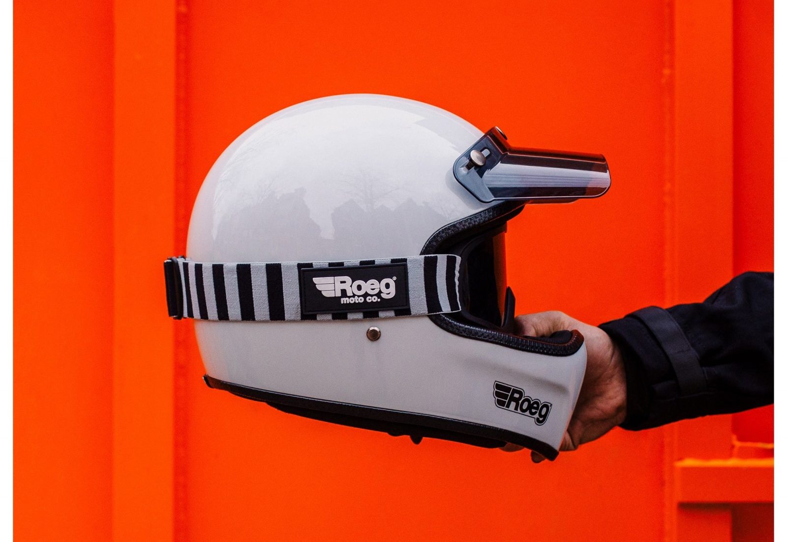 Roeg Pereuna - A New Classically-Styled Full Face Motorcycle Helmet