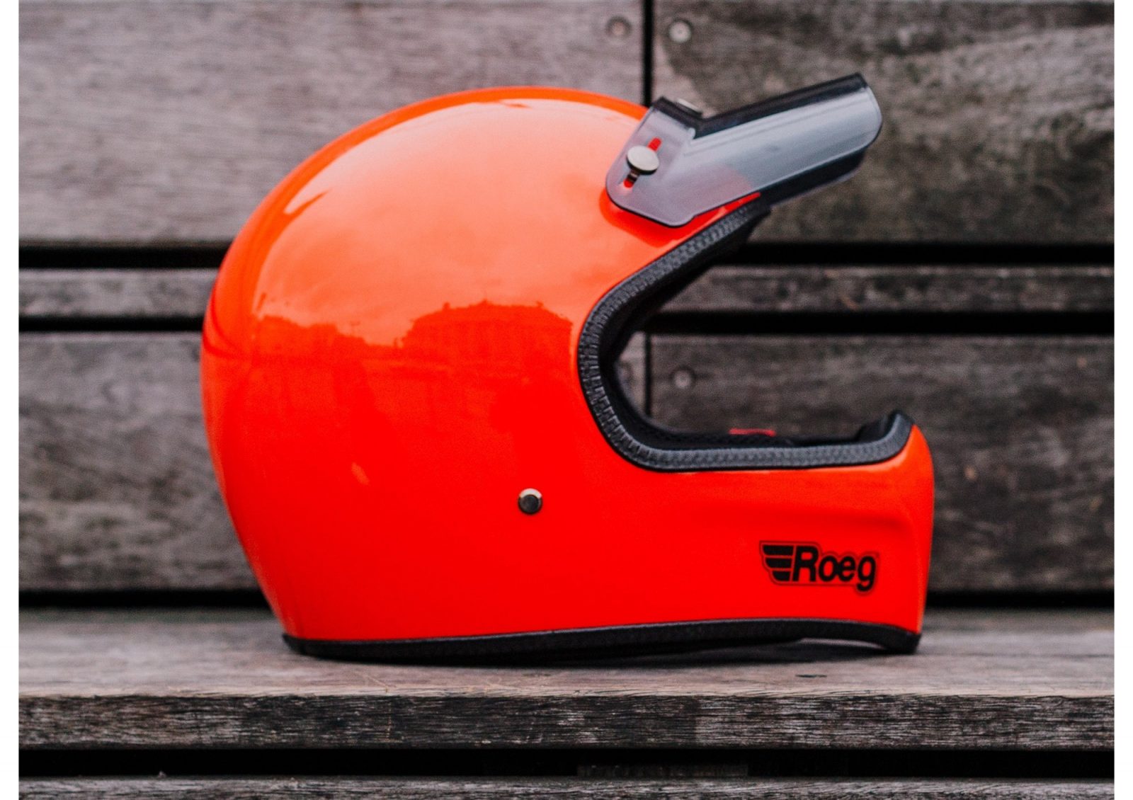 Roeg Pereuna - A New Classically-Styled Full Face Motorcycle Helmet