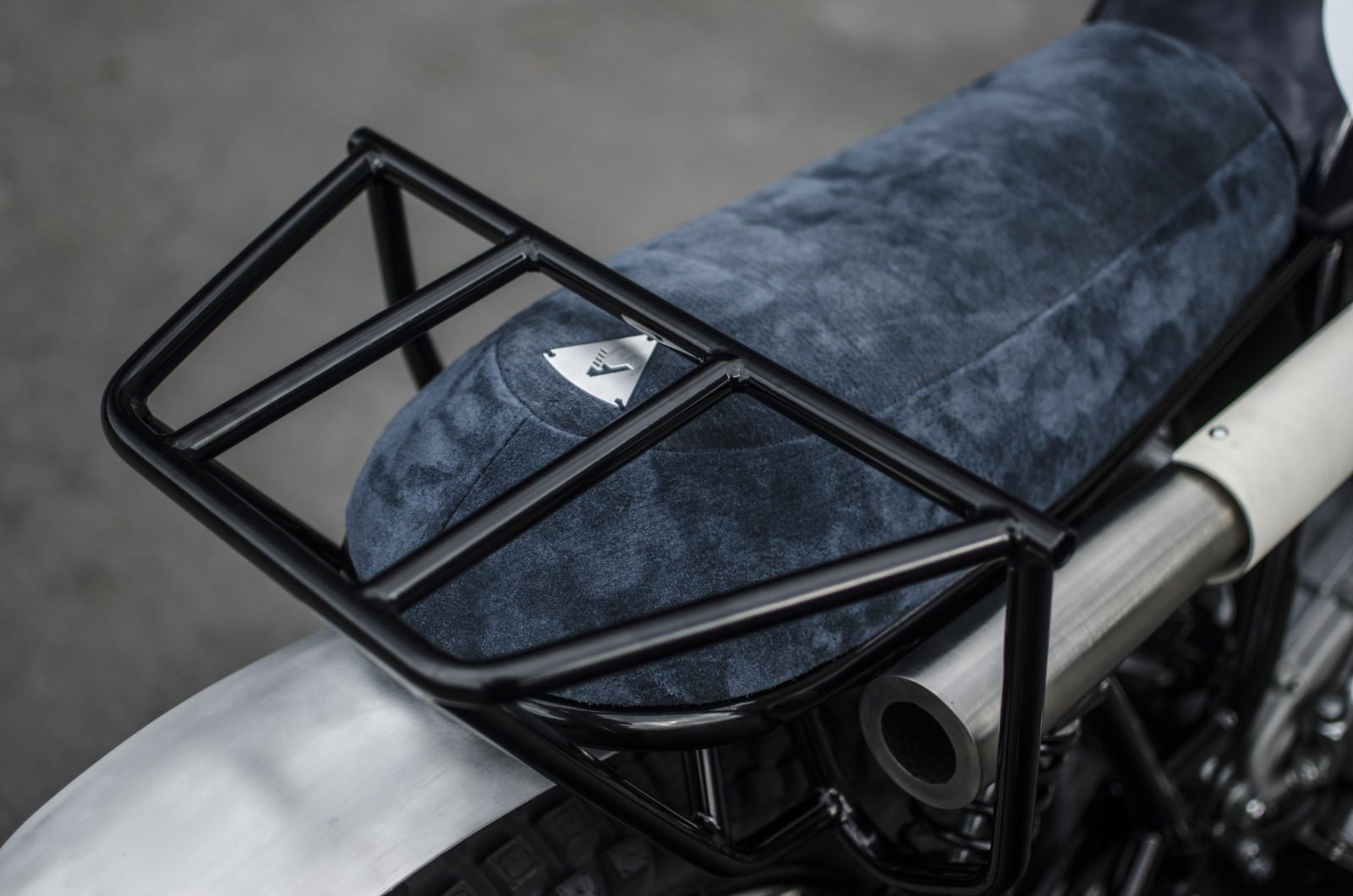 The Auto Fabrica Yamaha SR500 Type 7G - A Minimalist Scram Africa ...