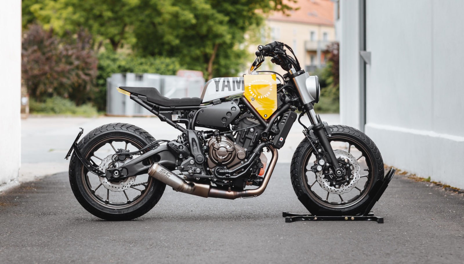 Custom Yamaha XSR700 Grasshopper by Hookie Co.