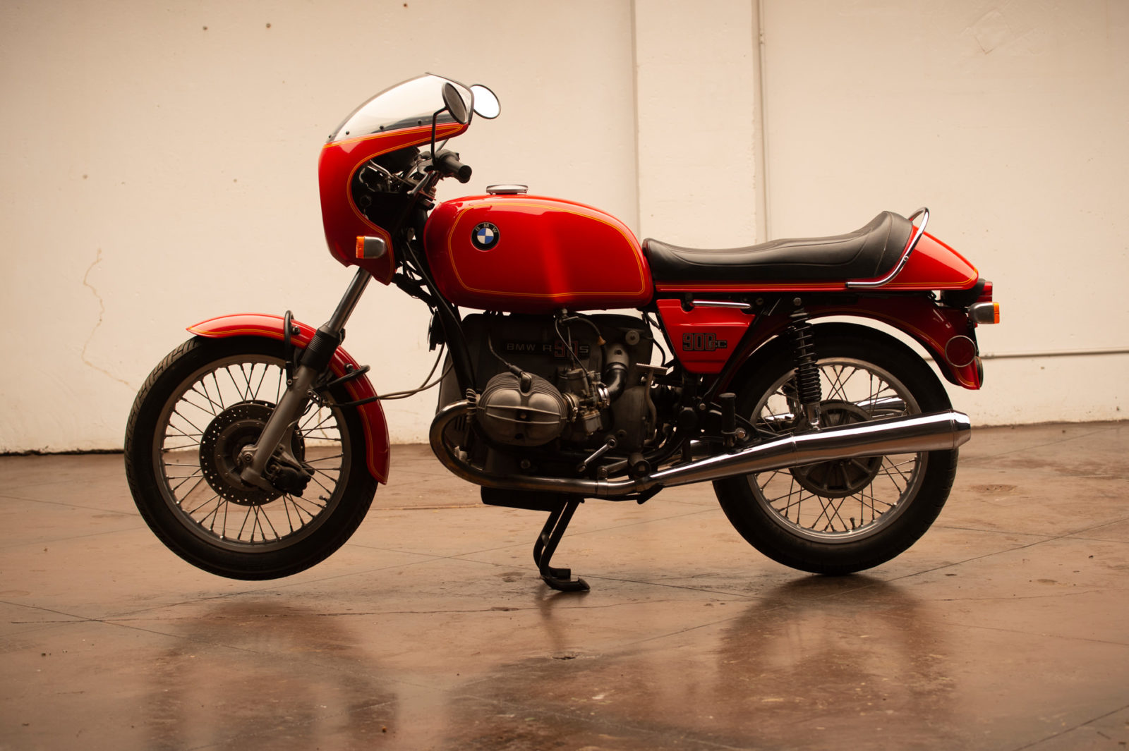The BMW R90S - The Motorcycle That Launched BMW Into The Modern Age