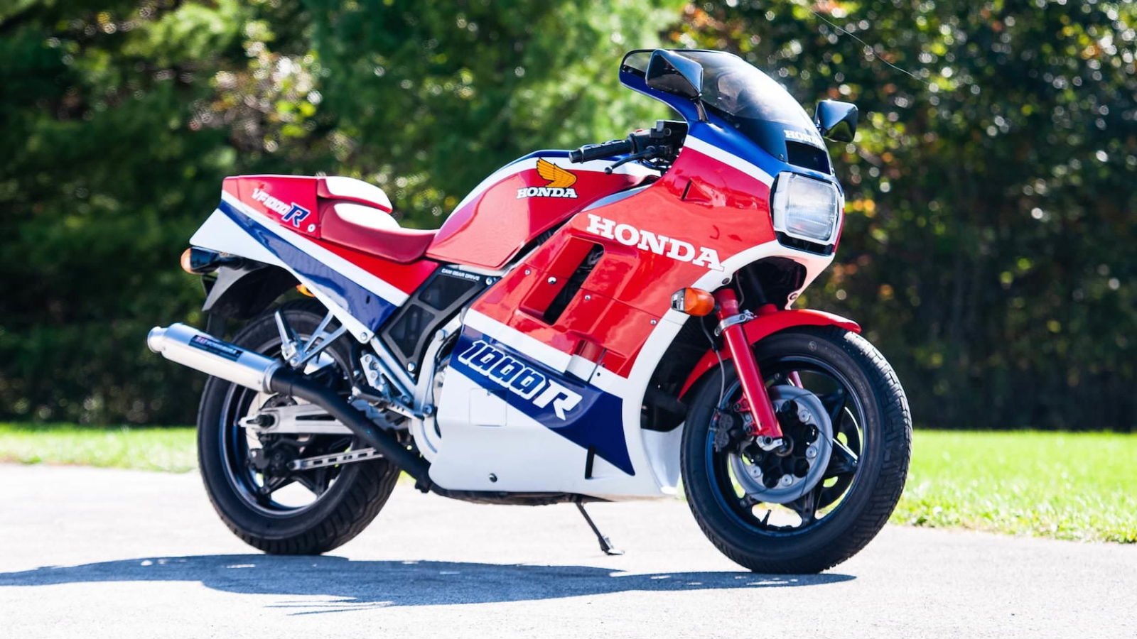 The Honda VF1000R - The Fastest Production Motorcycle In The World (In ...