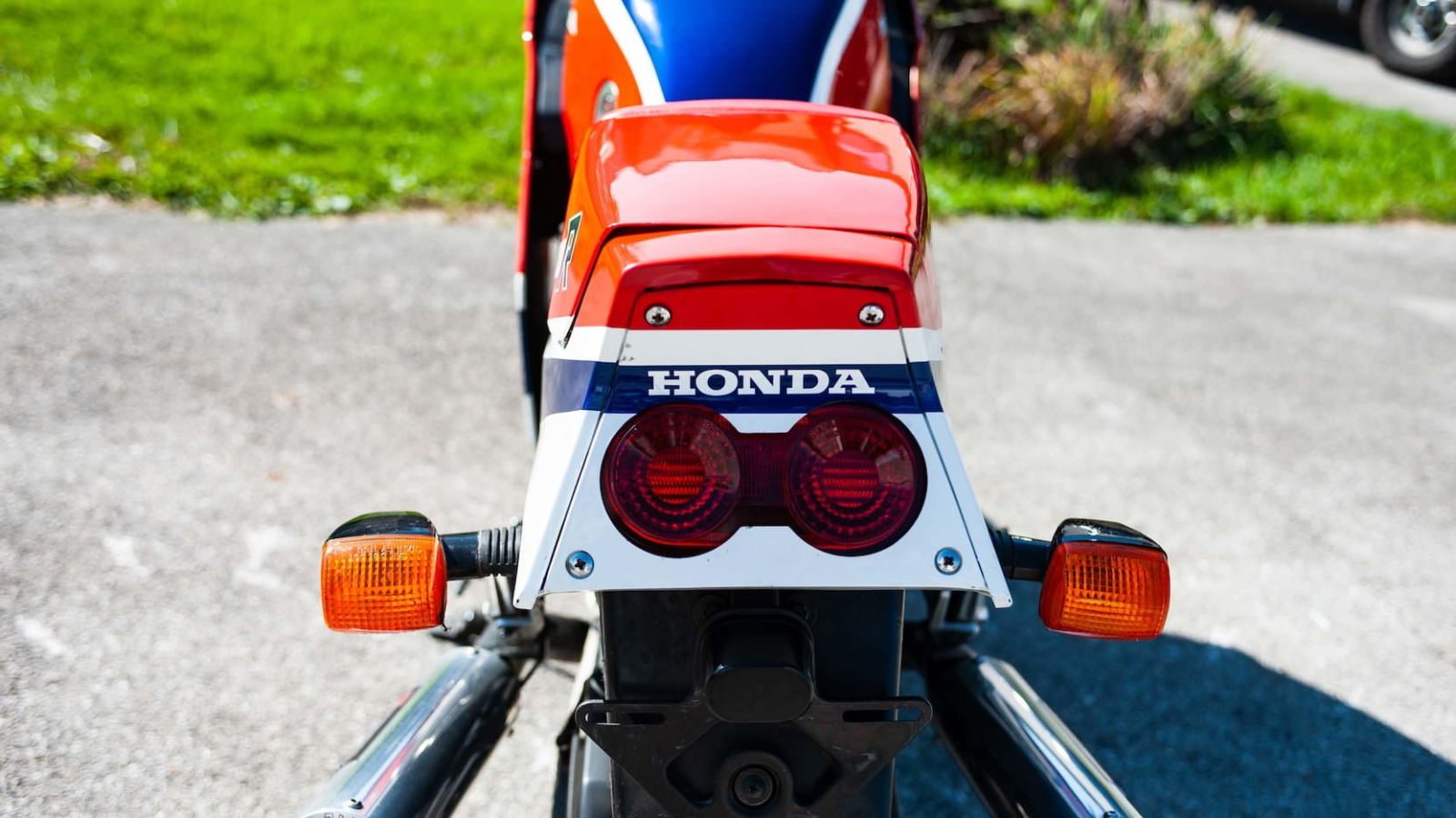 The Honda VF1000R - The Fastest Production Motorcycle In The World (In ...